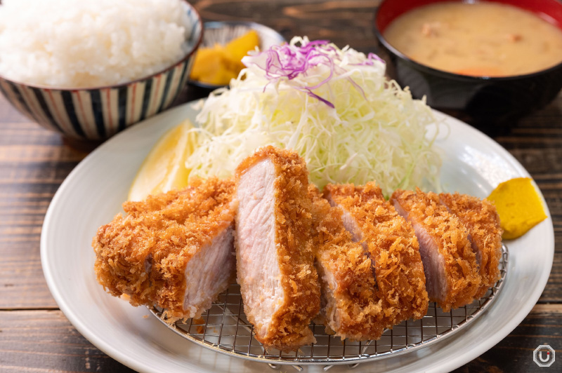 Tokyo’s Thickest and Juiciest Tonkatsu Awaits at Tonkatsu Aoki in ...